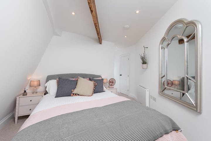 Abbey View | Central | Doorstep Of Roman Bath - Bradford-on-Avon