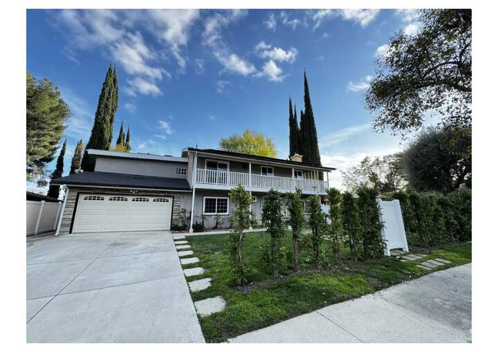 6br Pool Villa Oasis: Unrivaled Views W/ Parking! - Los Angeles, CA