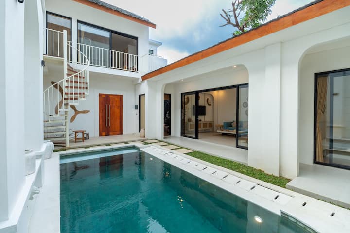 A Private Pool Summer Villa In Central Legian - Legian
