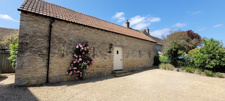 *Church View*  Idyllic Cotswold Barn Cottage - Wiltshire