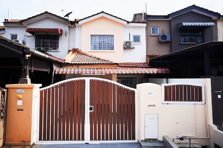 Peach Homestay - Selangor