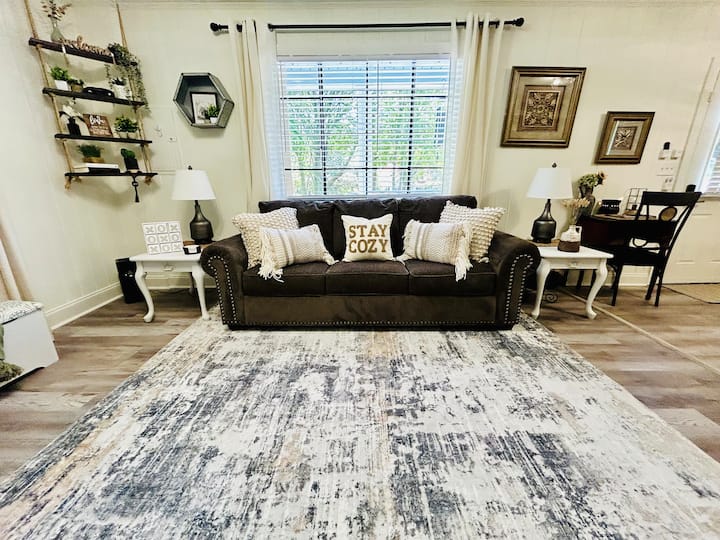Upstairs 1br/1bath Rustic/cozy Retreat - Daphne, AL