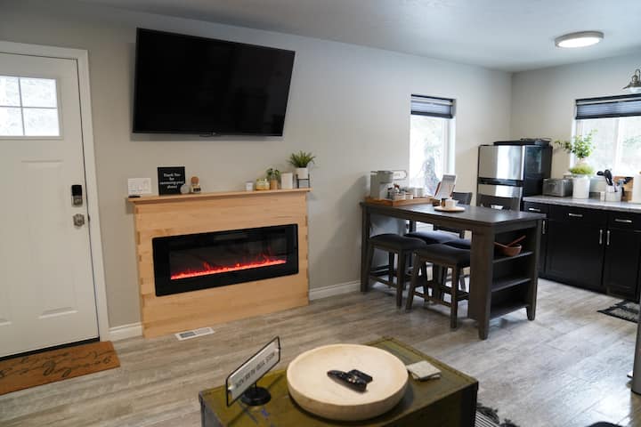 Romantic Studio•luxe Bedding•cody Fireplace - Girdwood, AK