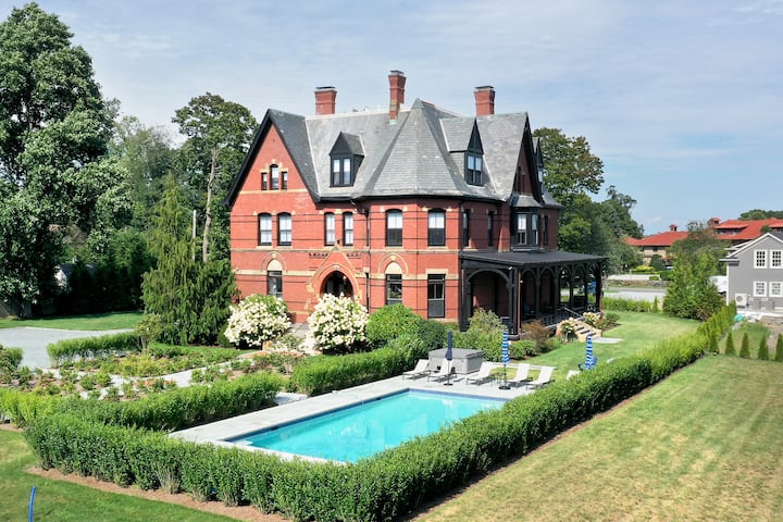 Cliffside Estate By Stay Newport - Newport, RI