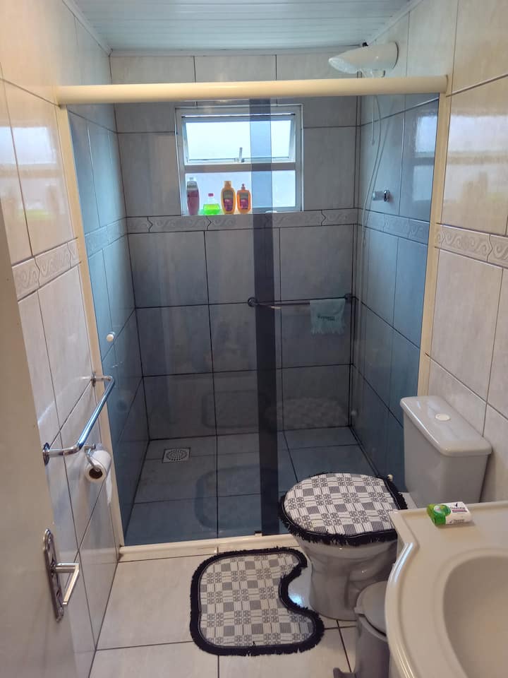 Quarto Em Pousada Com Banheiro No Corredor 02 - Lages