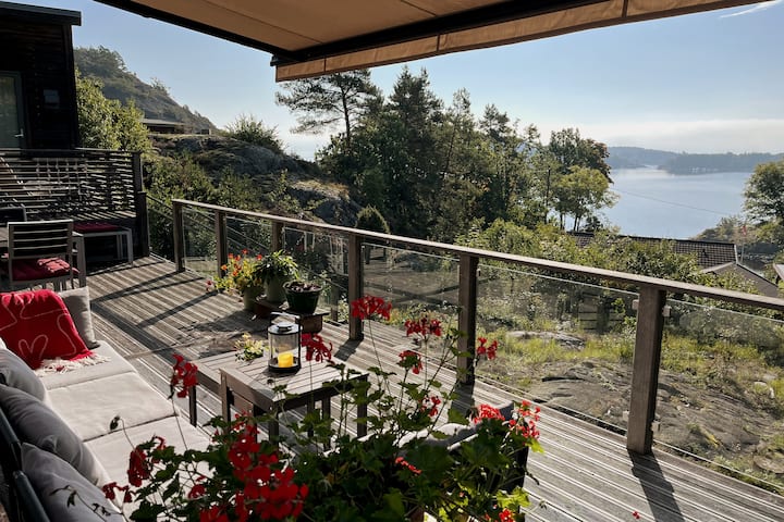 Modern Cabin With Sea View - Norway