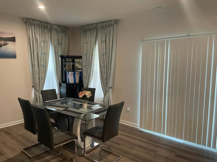 Your Ideal Home Away From Home! - Avon, IN