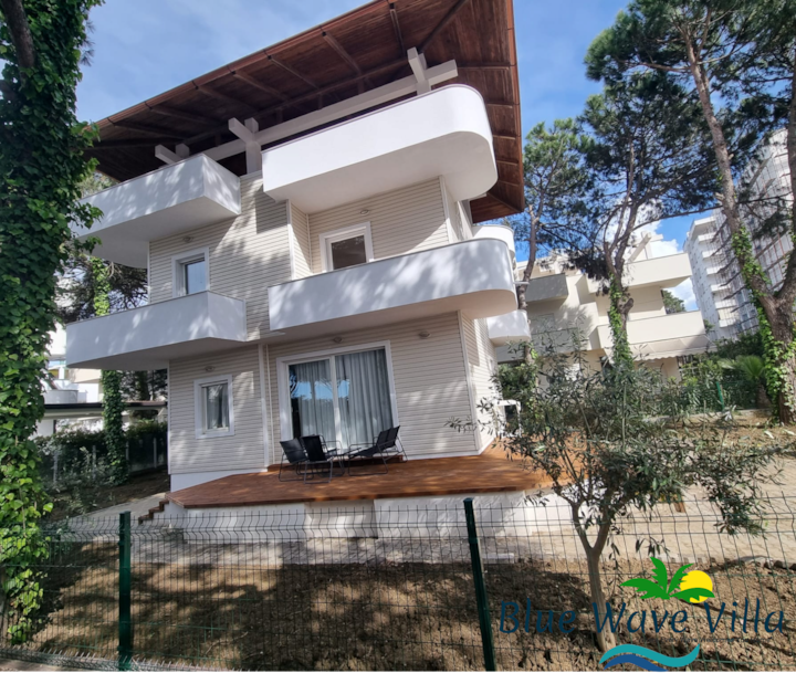 Beachfront Blue Wave Spa Villa In Private Resort - Golem