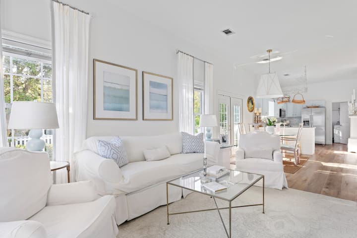 The Brinley House:steps From Beach/pool/bikes Etc. - Destin, FL