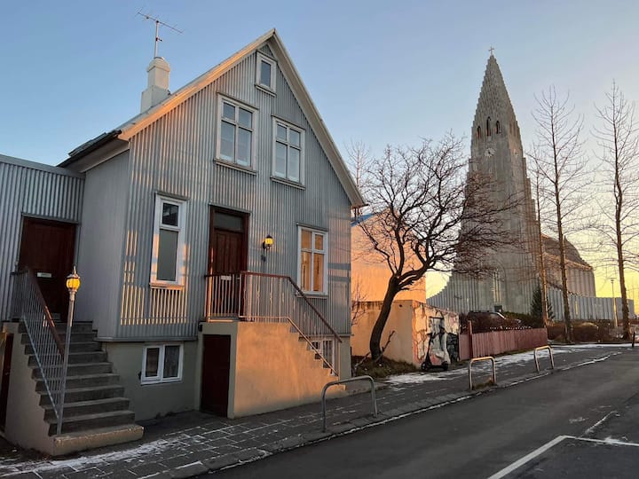 The Heart Of Midtown Reykjavík Hg-00018980 - Reikiavik