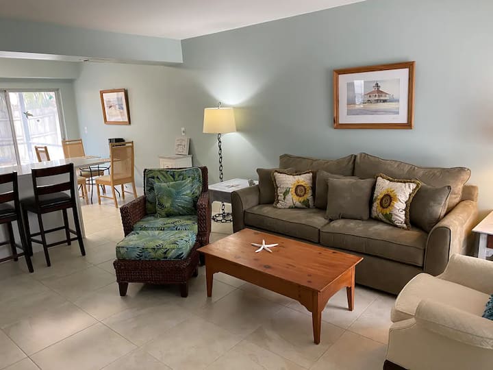 Cottage Near Zeus Park, Front Unit - Hobe Sound, FL