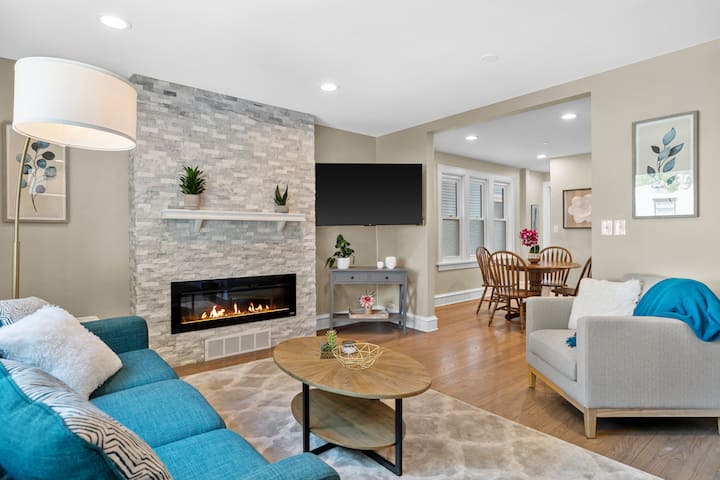 Fenced In Yard, Steps Away From Mke Entertainment - Milwaukee