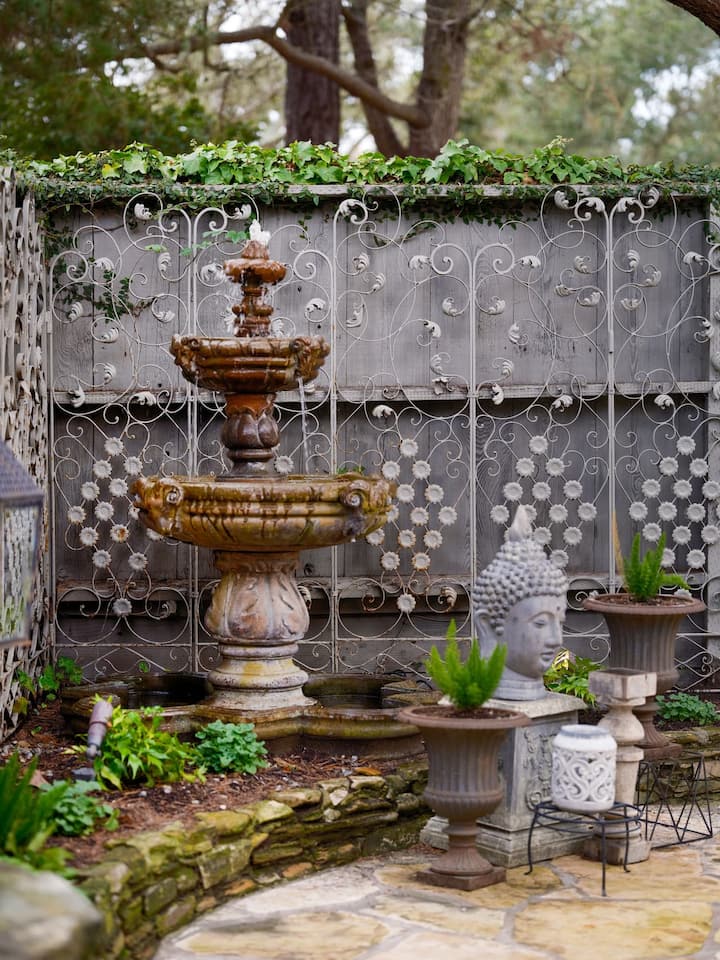 Mon Petit Plaisir Carmel - Monterey, CA