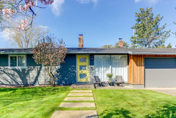 Family-friendly Oasis W/ Gazebo; Lake Oswego/pdx! - West Linn, OR