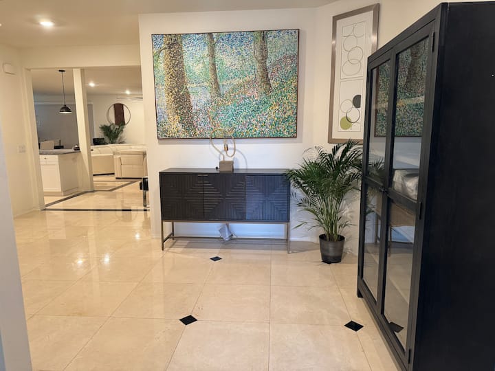 A Tranquil Haven W/ Elegance - Menifee, CA