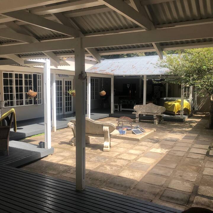 Connemara Farm: Drakensberg Home - Himeville