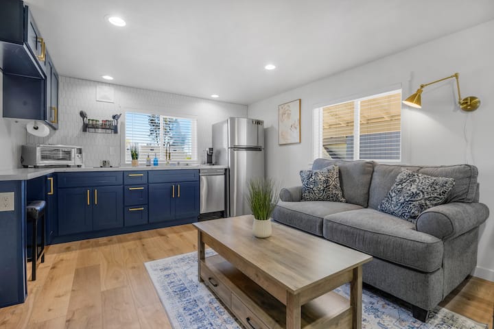 Rucker Avenue Cozy Bungalow - 에버렛