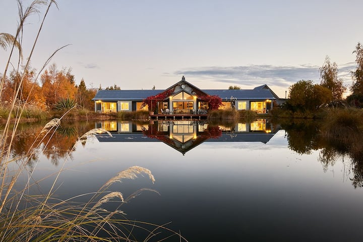 Matuka Lodge - Luxury Bnb
Exclusive Use - Twizel