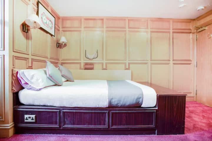 The Rowers Hotel Standard Double Room - Newcastle upon Tyne
