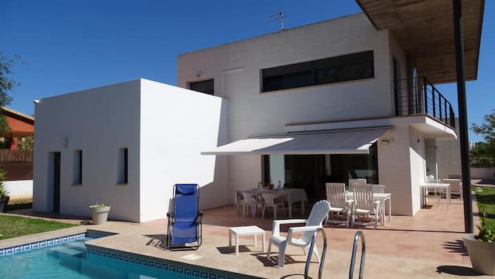 Villa Independiente Con Piscina - Castellón de la Plana