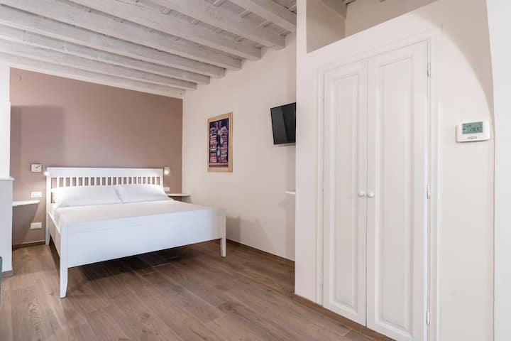 Loft Porcellana Tranquillo Vicino Alla Stazione - Floransa