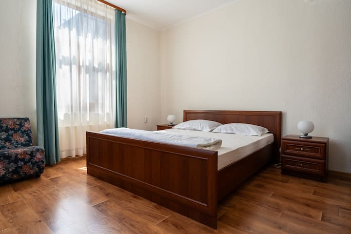 Nikola's Place - Varna