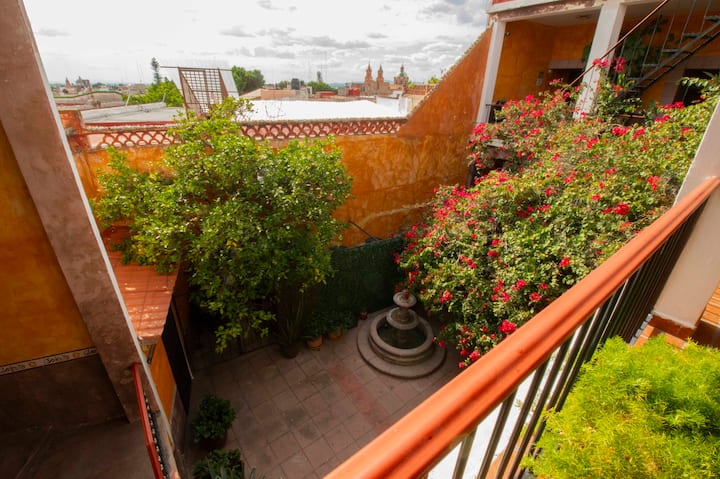 Segundo Piso De Casa Colonial En El Centro - Querétaro