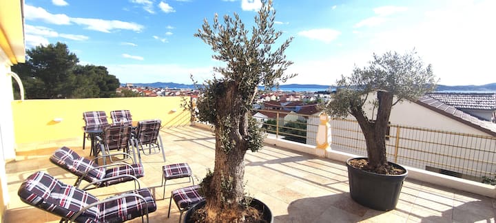 Spacious Apartment With A Beautiful View - Zadar