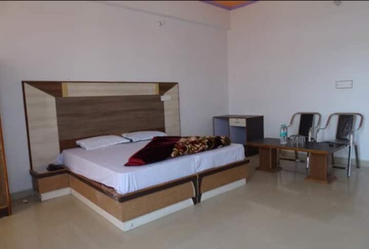 Hotel Jhansla Standard Room | By Grb - Neemrana