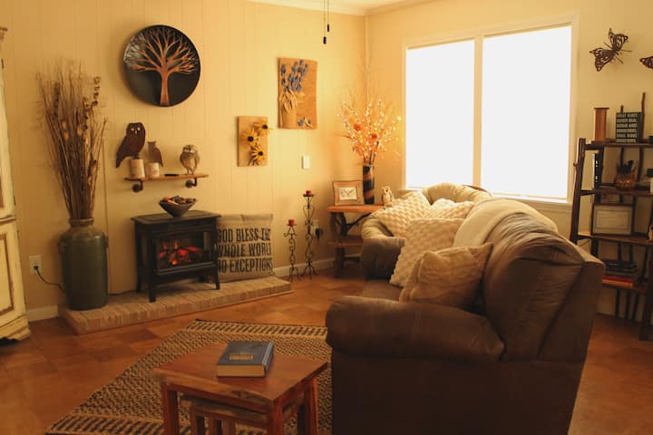 The Owl's Nest - Moccasin Creek State Park, Clarkesville