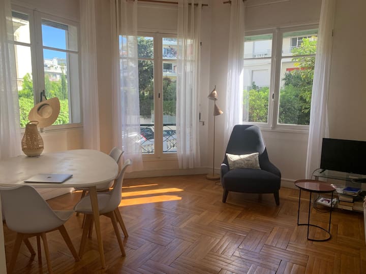 Charmant 2 Pièces Avec Jardin, Proche De La Gare . - Nice