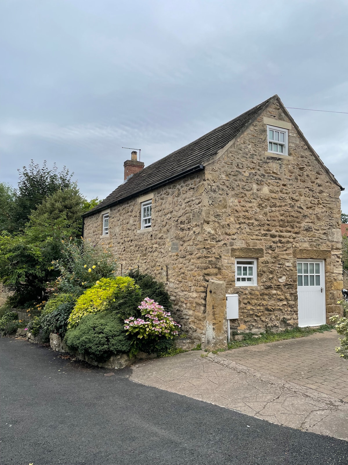 Holly Cottage - Houses for Rent in Hooton Pagnell, England, United ...