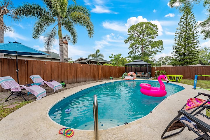 Private Pool • 15 Mins To Beach & Downtown St. Pet - Pinellas Park, FL