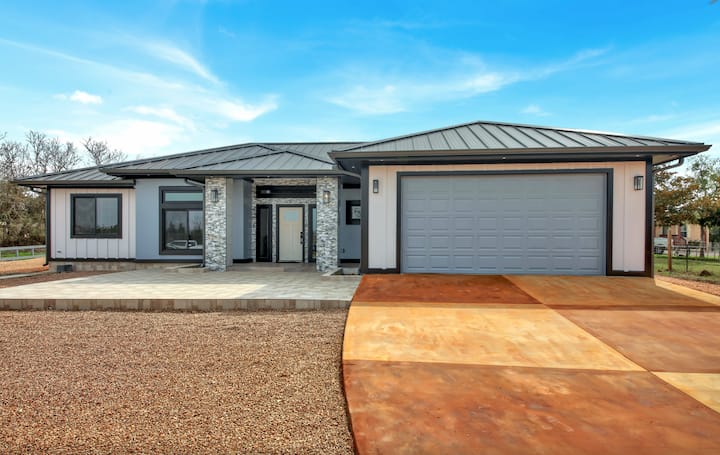 5 Minutes To Cota Track - New Entire Home - Cedar Creek, TX