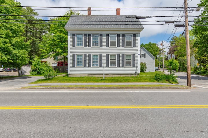 Walk To Town 4br, 200yr Old Home - Brunswick, ME