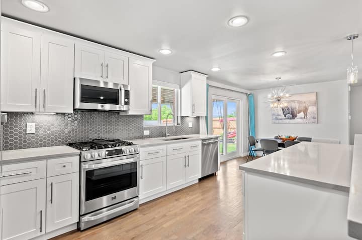 Mtn Views - 4bed 4 Full Bath - Covered Patio - Littleton, CO