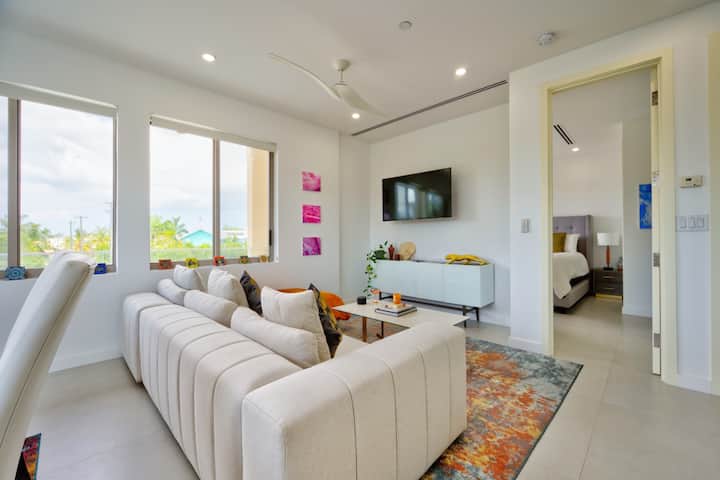 Luxury Condo At Harbour Walk - Iles Caimans