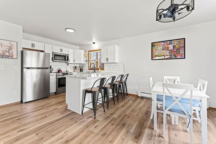 Modern 2 Bedroom In Oshkosh - Oshkosh, WI