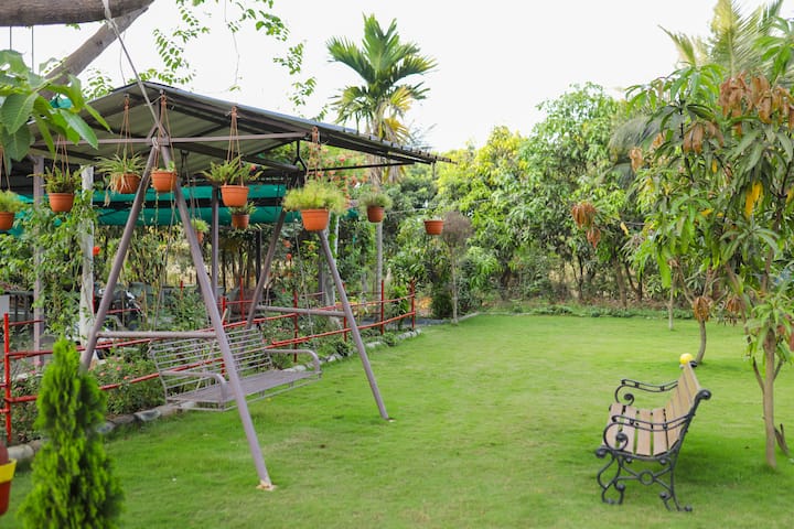 Vrindavan - Experience Home Away From Home - Umargam