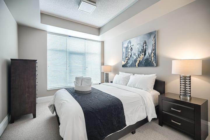 Lovely Bloor West: Pool Gym Sauna Parking X 1 Bbq. - Mississauga