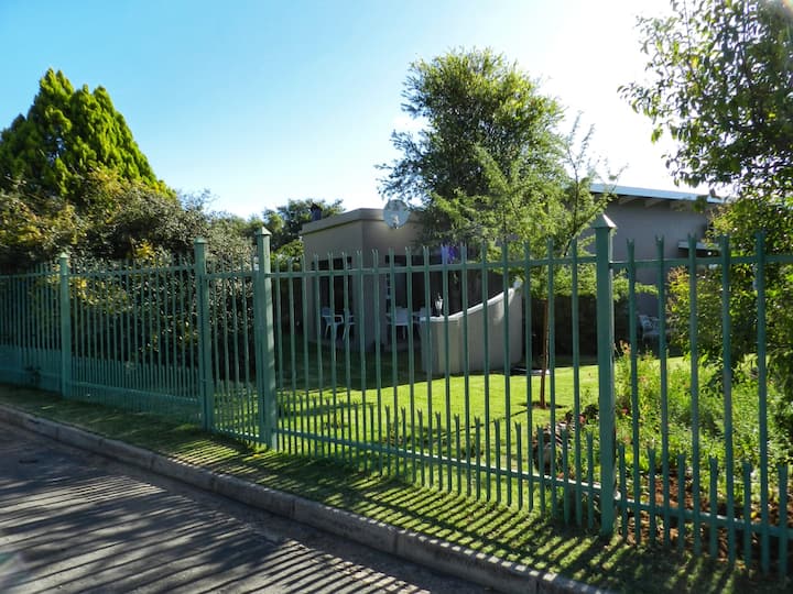 Brand Gastehuis Kamer 2 - Colesberg