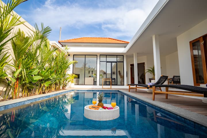 Brand New Private Villa, Huge Pool, Beach Access - Indonesia