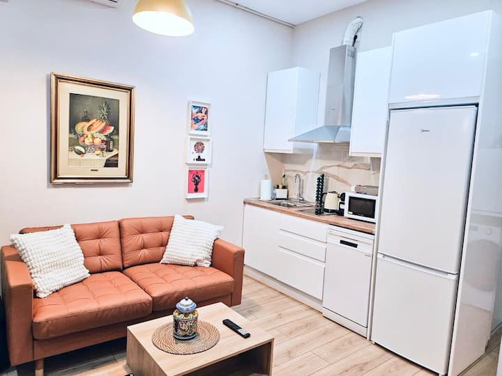 Cozy Apartment Near Atocha By Bebalmy - Leganés