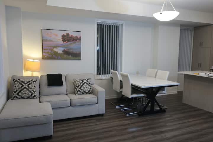 Bright And Warm Home In Vaughan - Vaughan