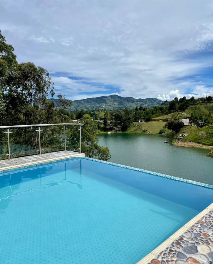 Finca Completa Con Vista Al Embalse De Guatapé - Guatape