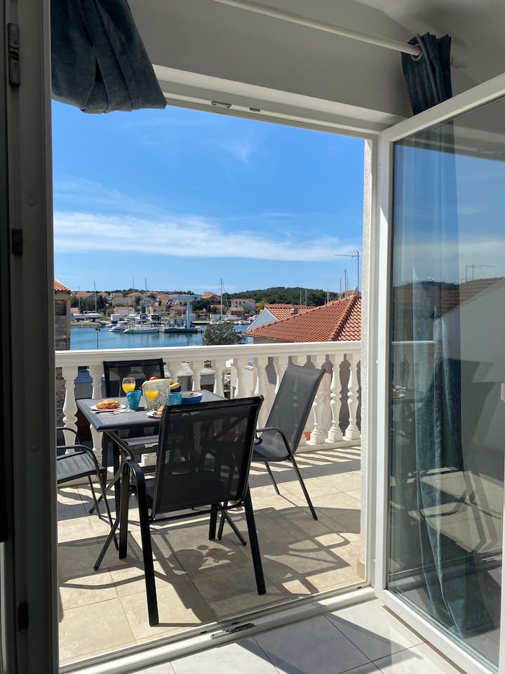 Blue Cozy Apartment - Jezera