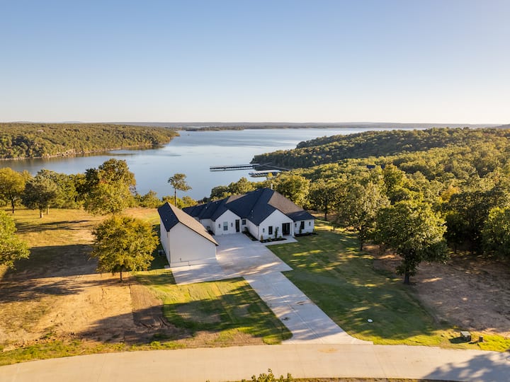 Lakefront Home Sleeps 20 - Eufaula, OK