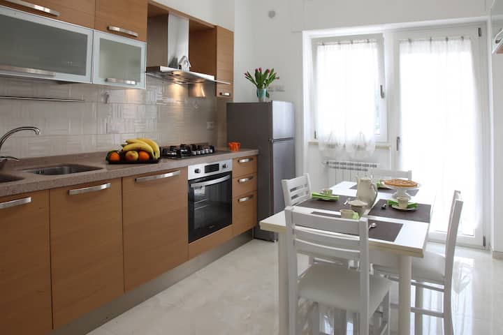 Apartment For 6 Guests To Rent In Monopoli, Puglia - Monopoli