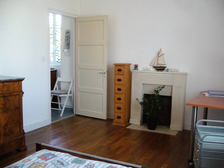 Chambre Maison De Ville - Châteaubourg