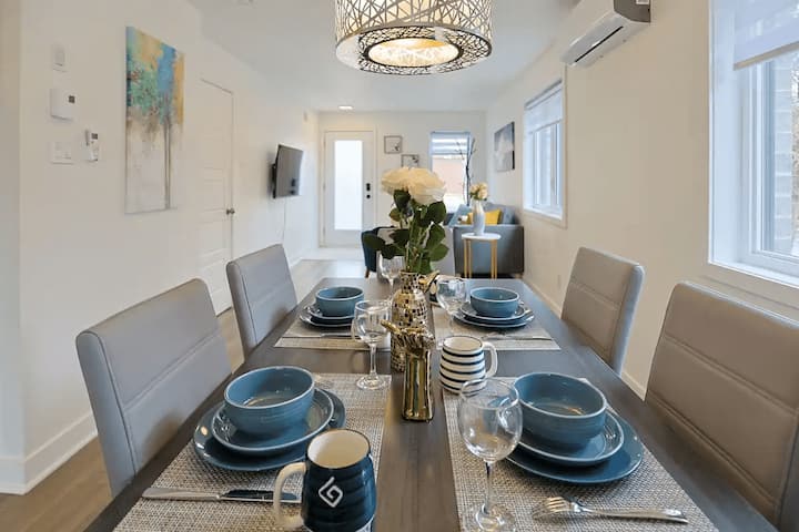 New Escape Haven 3-beds Condo With Free Parking - Brossard